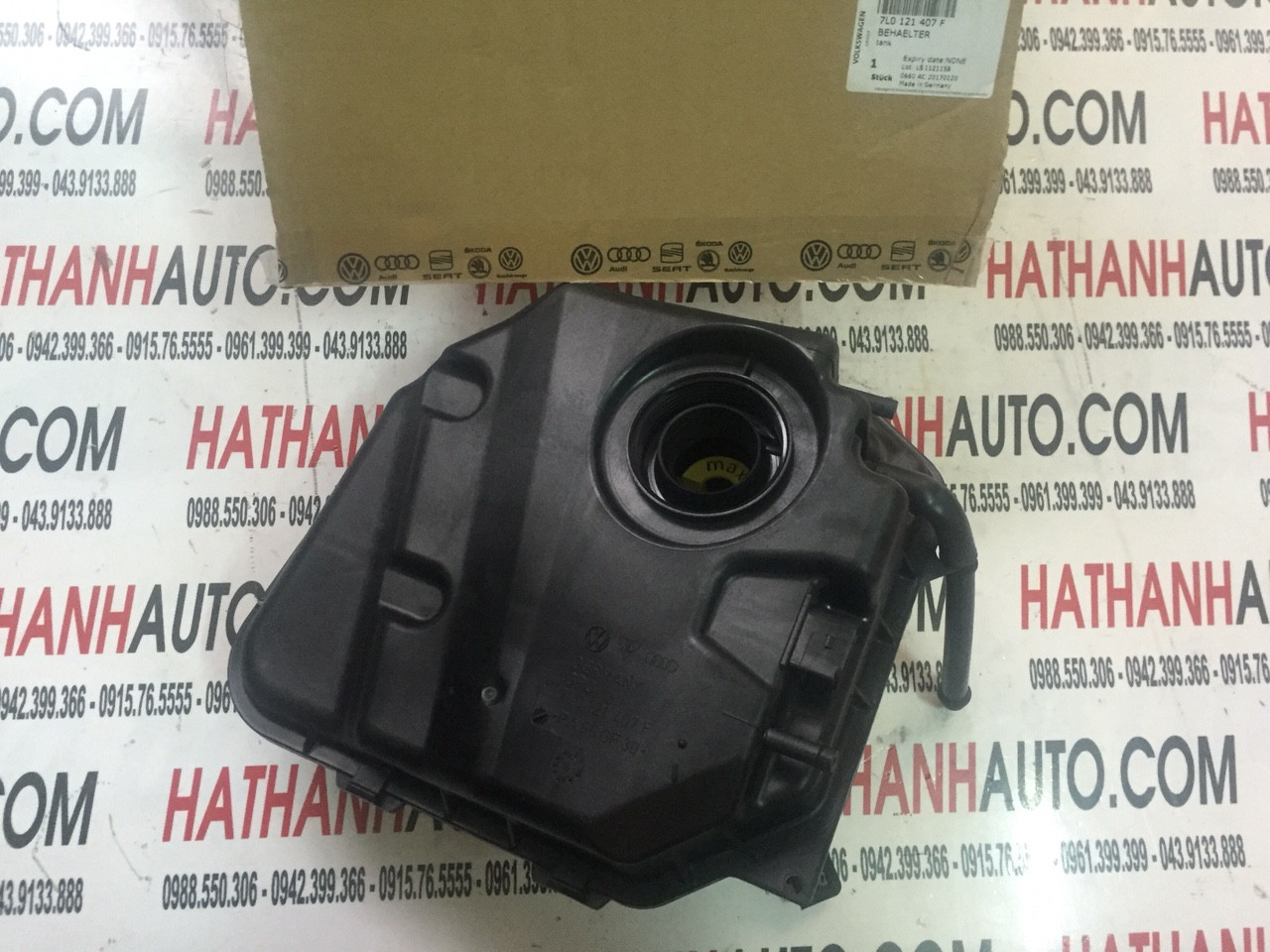 Bình nước phụ xe Volkswagen Touareg - 7L0121407F