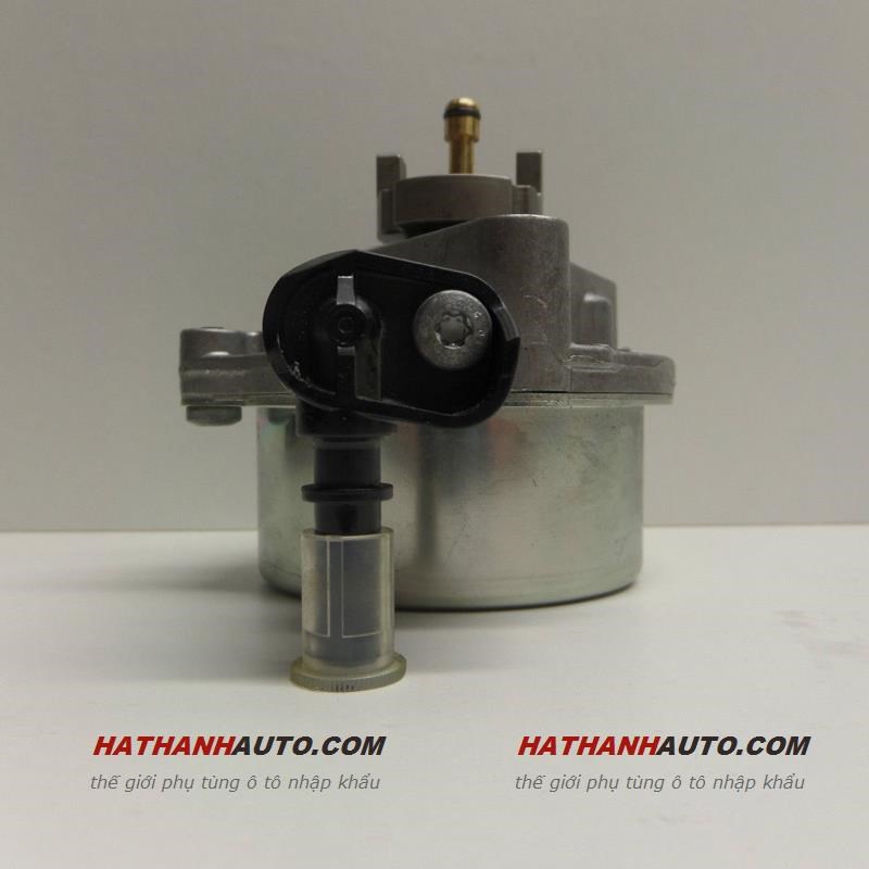Bơm chân không xe Range Rover năm 2009 - LR010690