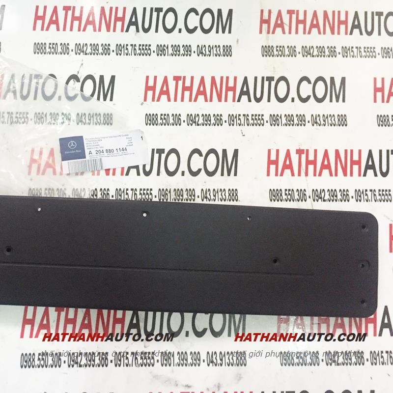 Ốp bắt biển số trước xe Mercedes C180K, C180 CGI - 2048801144