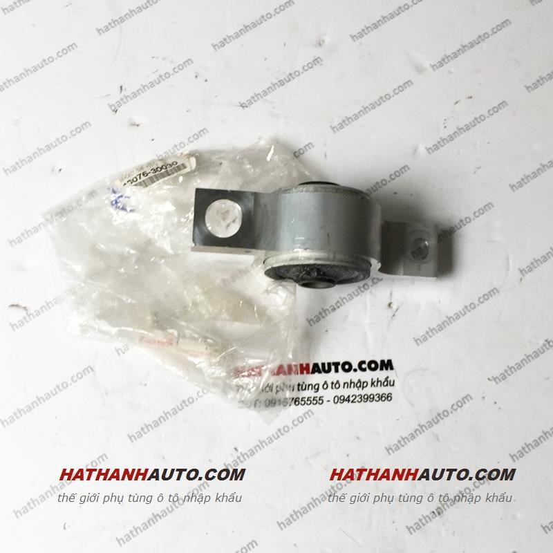 Cao su càng A dưới xe Lexus GS350, GS250, GS300, GS200t-48076-30030