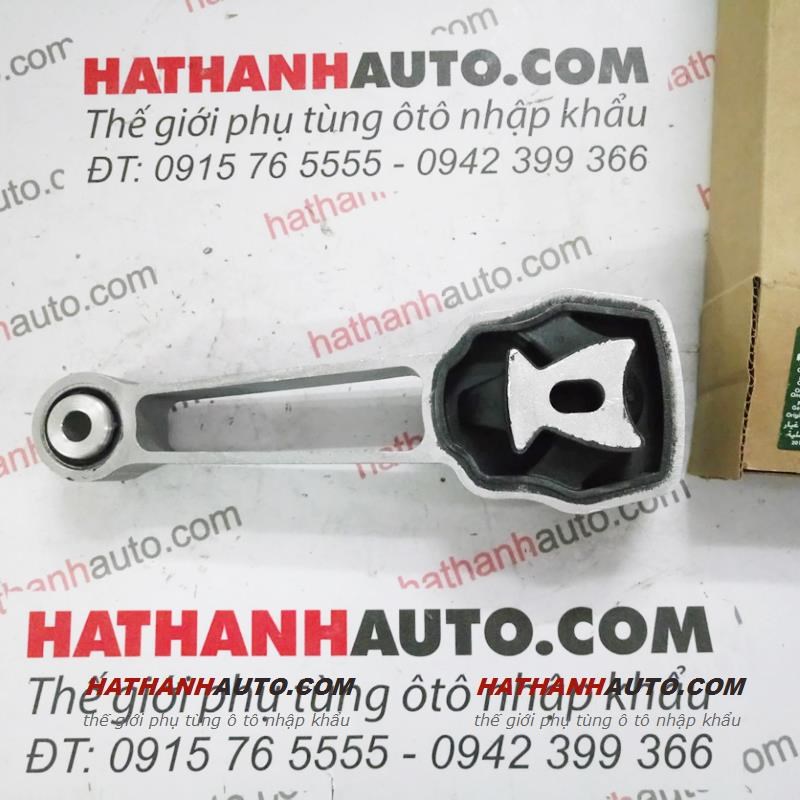 Cao su chân máy trên xe Range Rover Evoque - LR000597