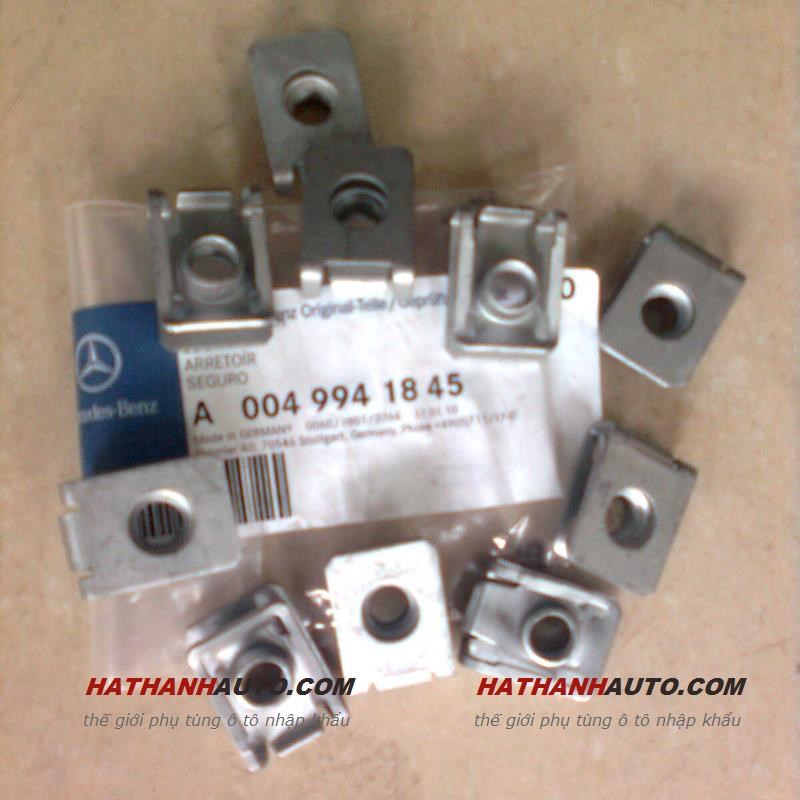 Phe cài tấm đáy xe Mercedes C180K WDB203 chất lượng cao